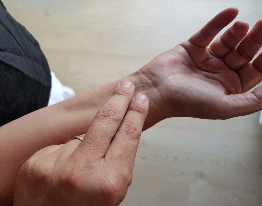 Normaler Puls - so hoch bzw. niedrig ist Normalwert Ruhepuls